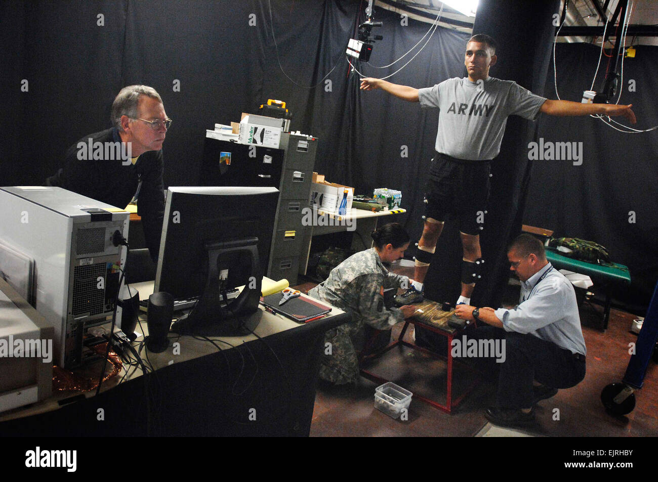 Army natick soldier research hi-res stock photography and images - Alamy