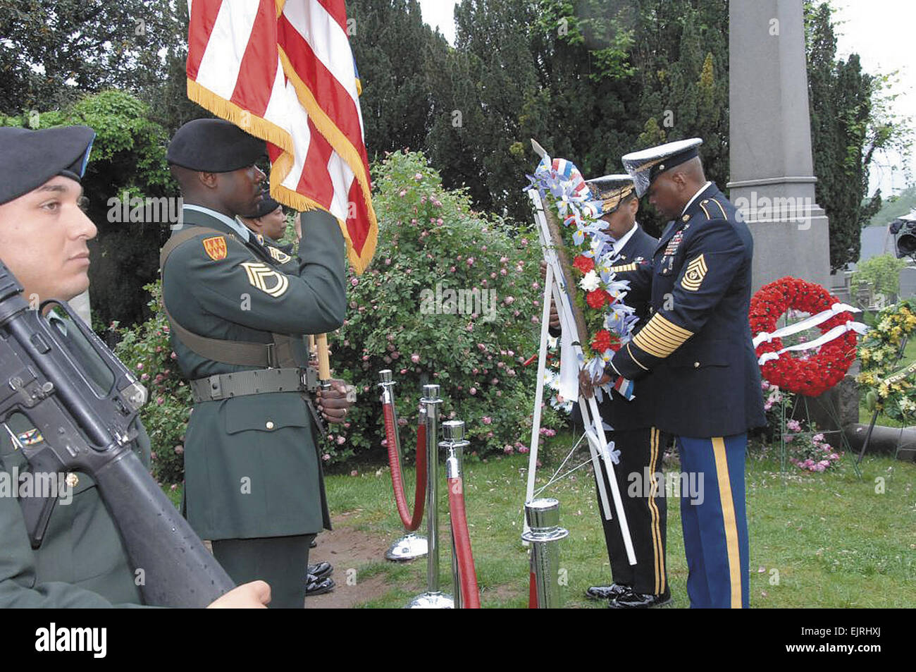 Brig. Gen. Jesse R. Cross and Command Sgt. Maj. Nathan Hunt ...