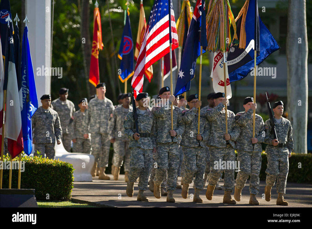Soldiers assigned to U.S. Army, Pacific USARPAC parade the US and ...
