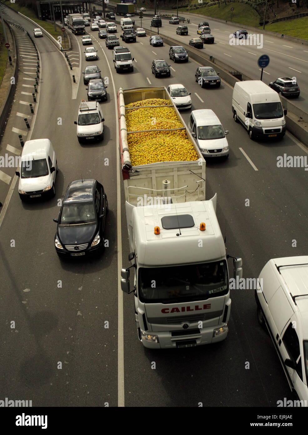 AJAXNETPHOTO 2008 PARIS FRANCE. TRAFFIC CONGESTION ON THE PERIPHERIQUE ...