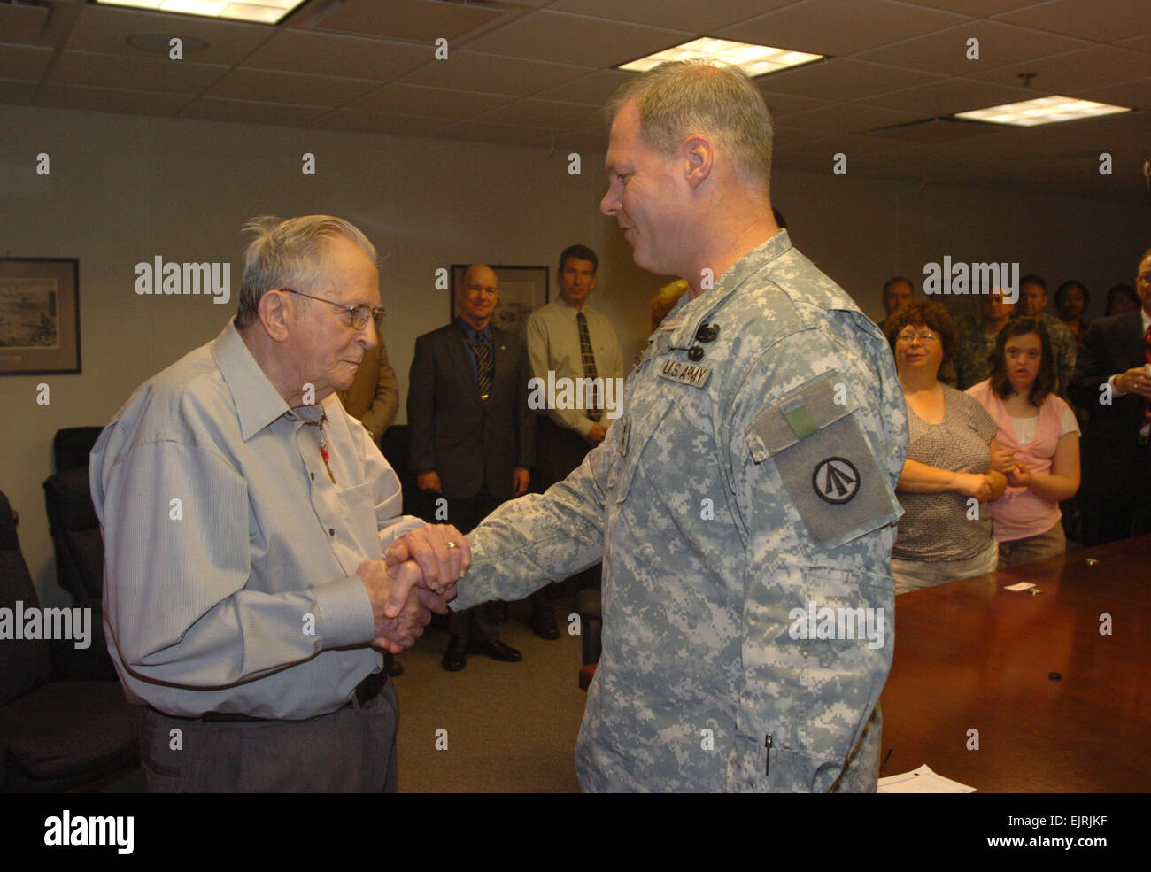 War civilian wound hi-res stock photography and images - Alamy