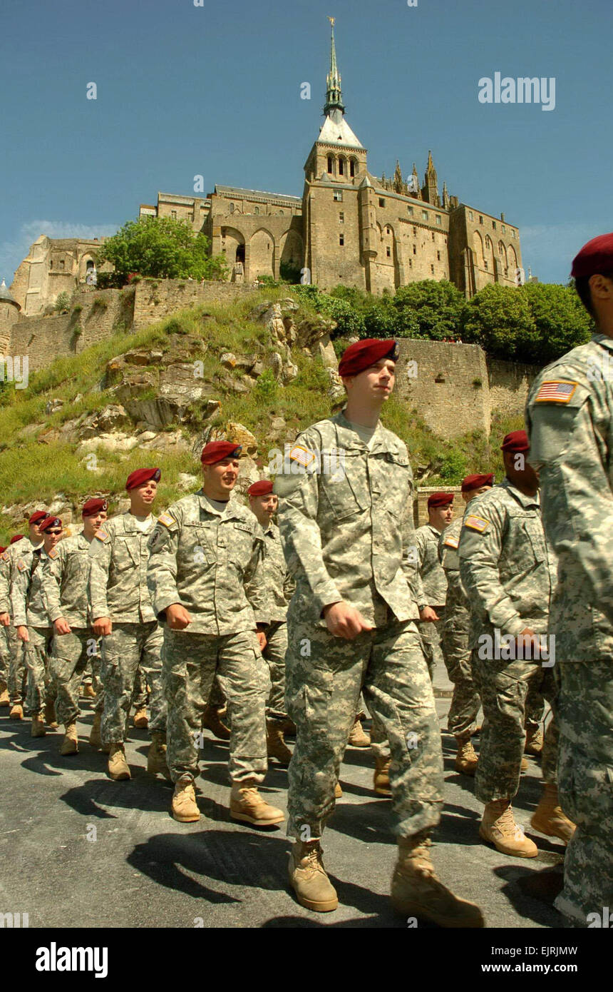 D day american paratroopers hi-res stock photography and images - Alamy