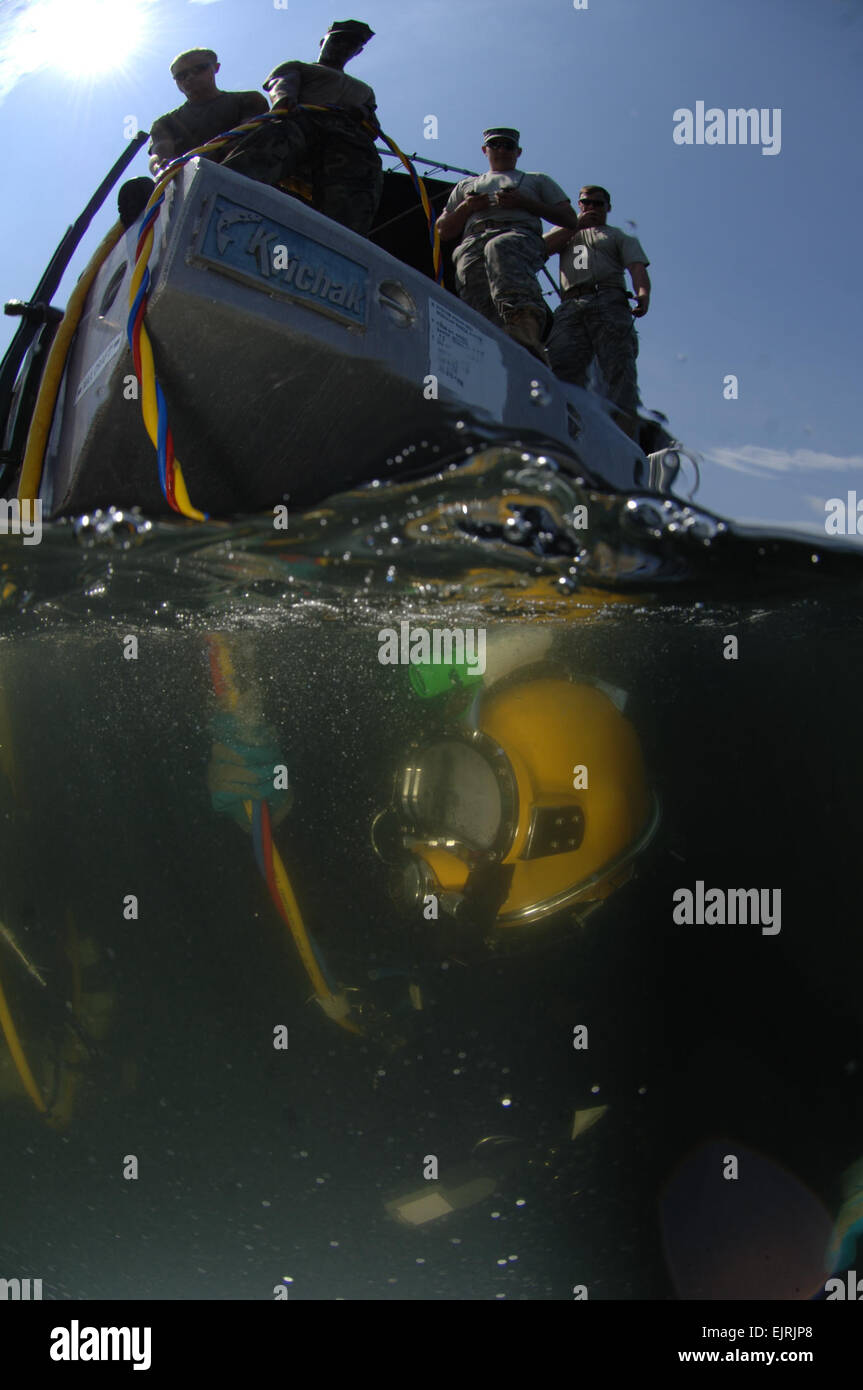 U.S. Army divers out of Fort Eustis, Va., begin diving operations for ...