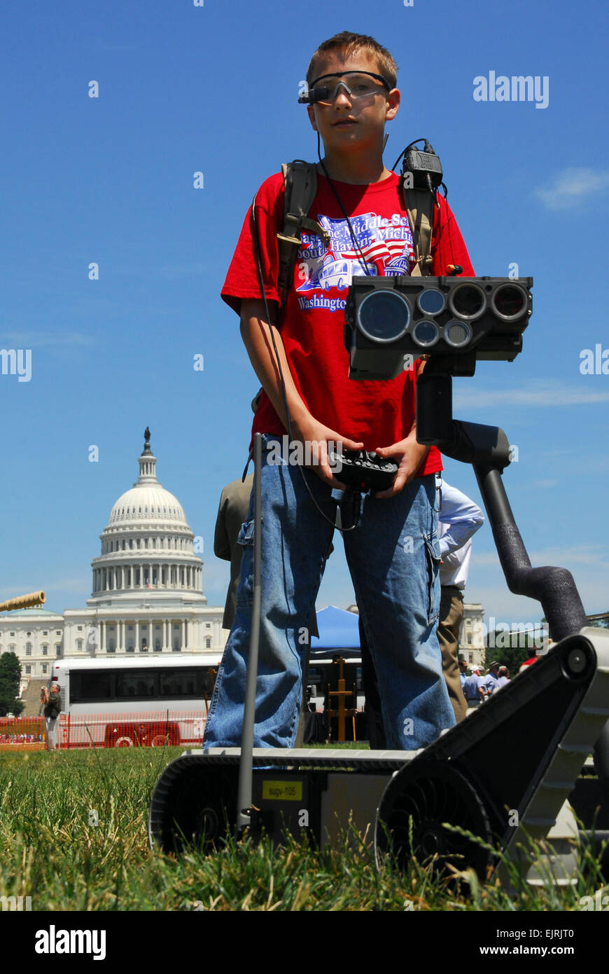 FCS Hardware Displayed on National Mall C. Todd Lopez June 13, 2008 ...