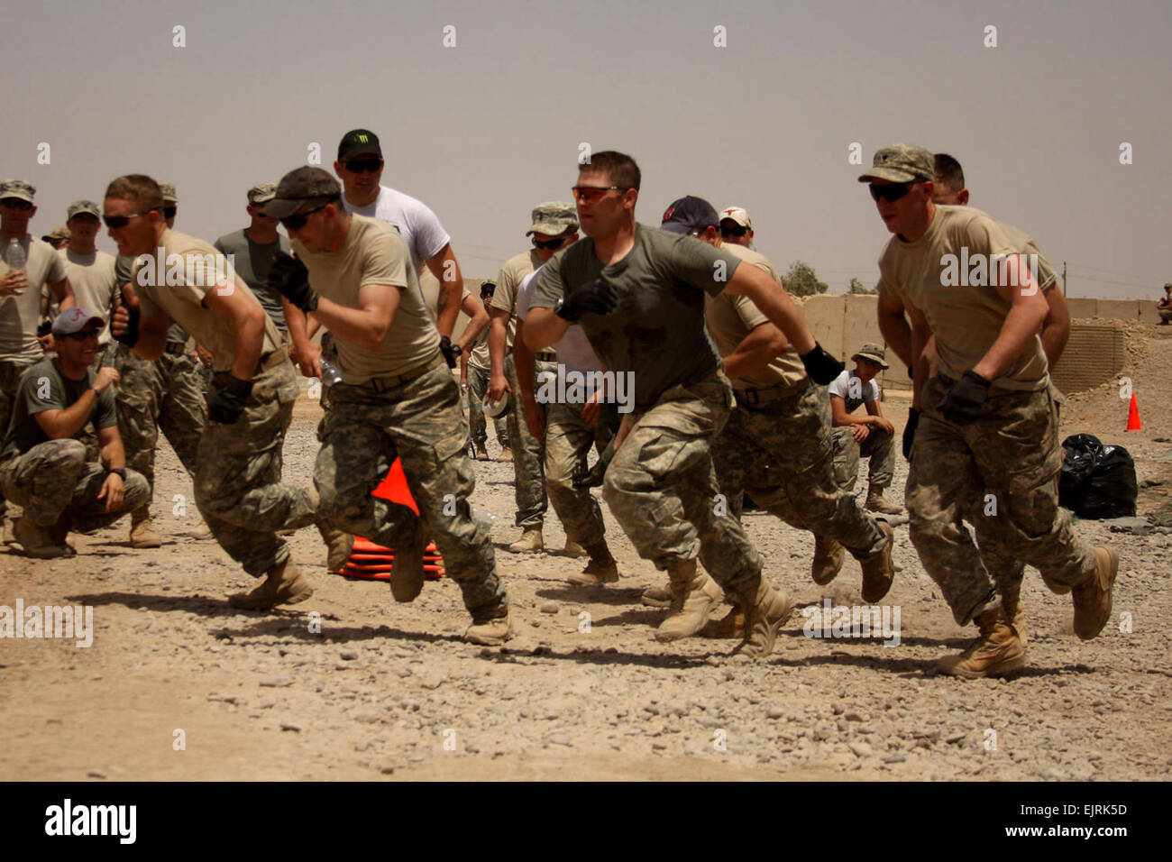 U.S. soldiers from Headquarters Platoon, Company B, 1st Battalion, 27th ...