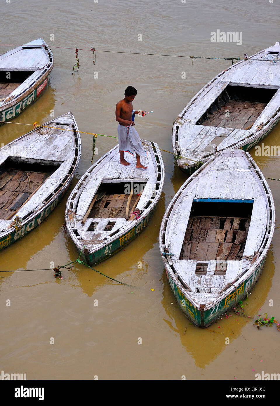 Boats of india hi-res stock photography and images - Alamy