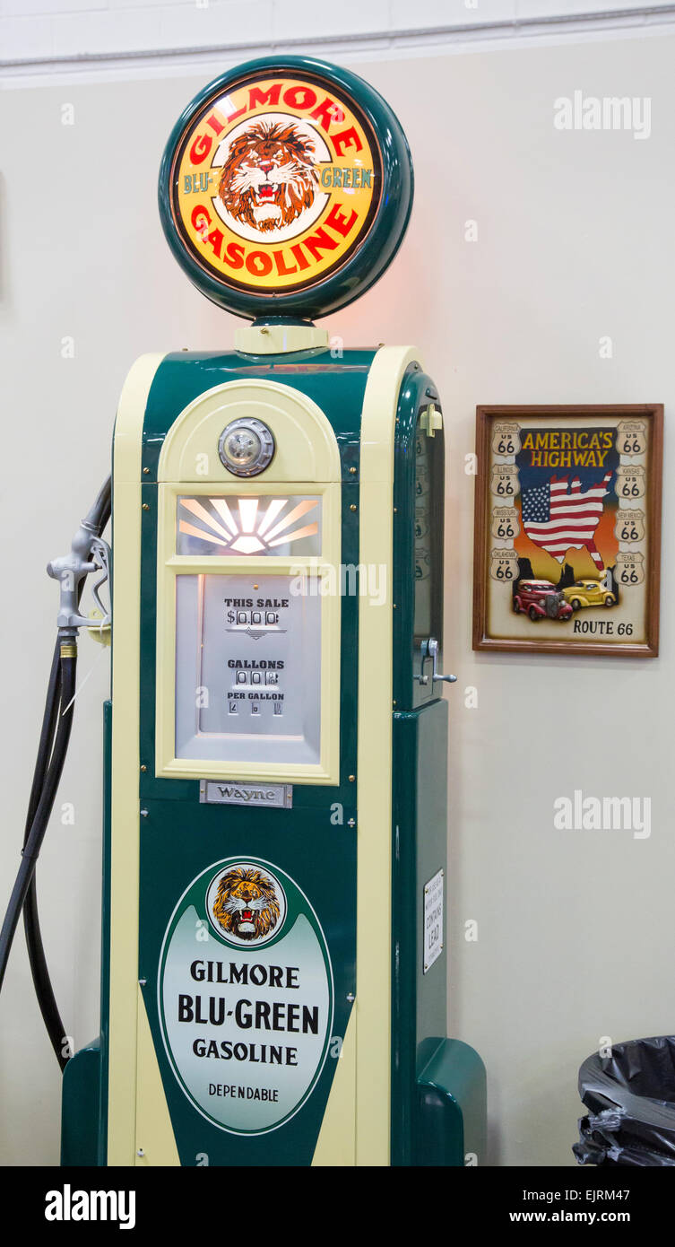 Gilmore gas pump hi-res stock photography and images - Alamy