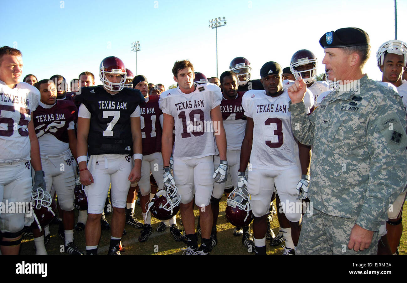 Col. David Thompson, the rear-detachment commander for the 4th Infantry ...