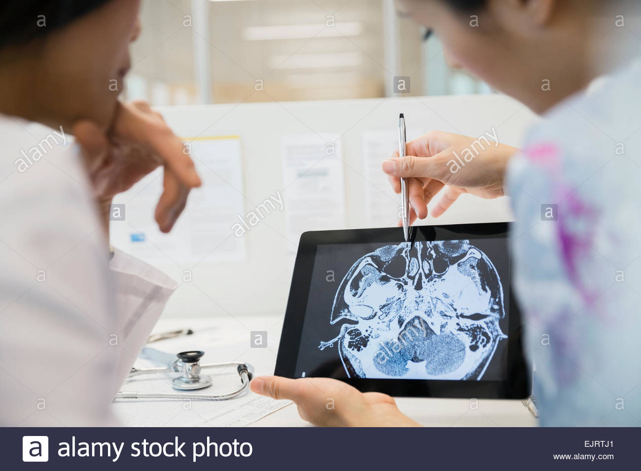 Doctor ct scan head hi-res stock photography and images - Alamy