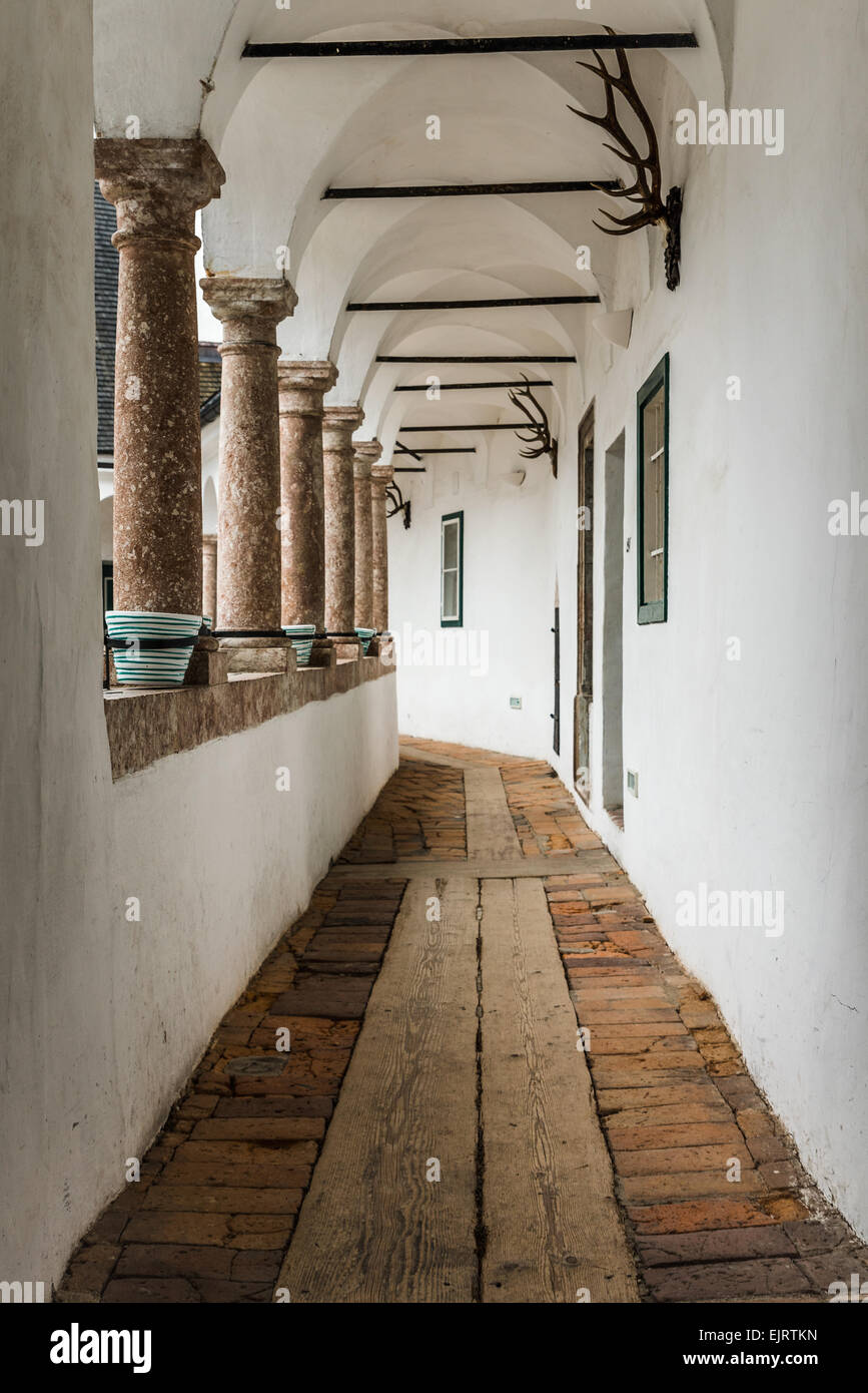 Medieval corridor arches hi-res stock photography and images - Alamy