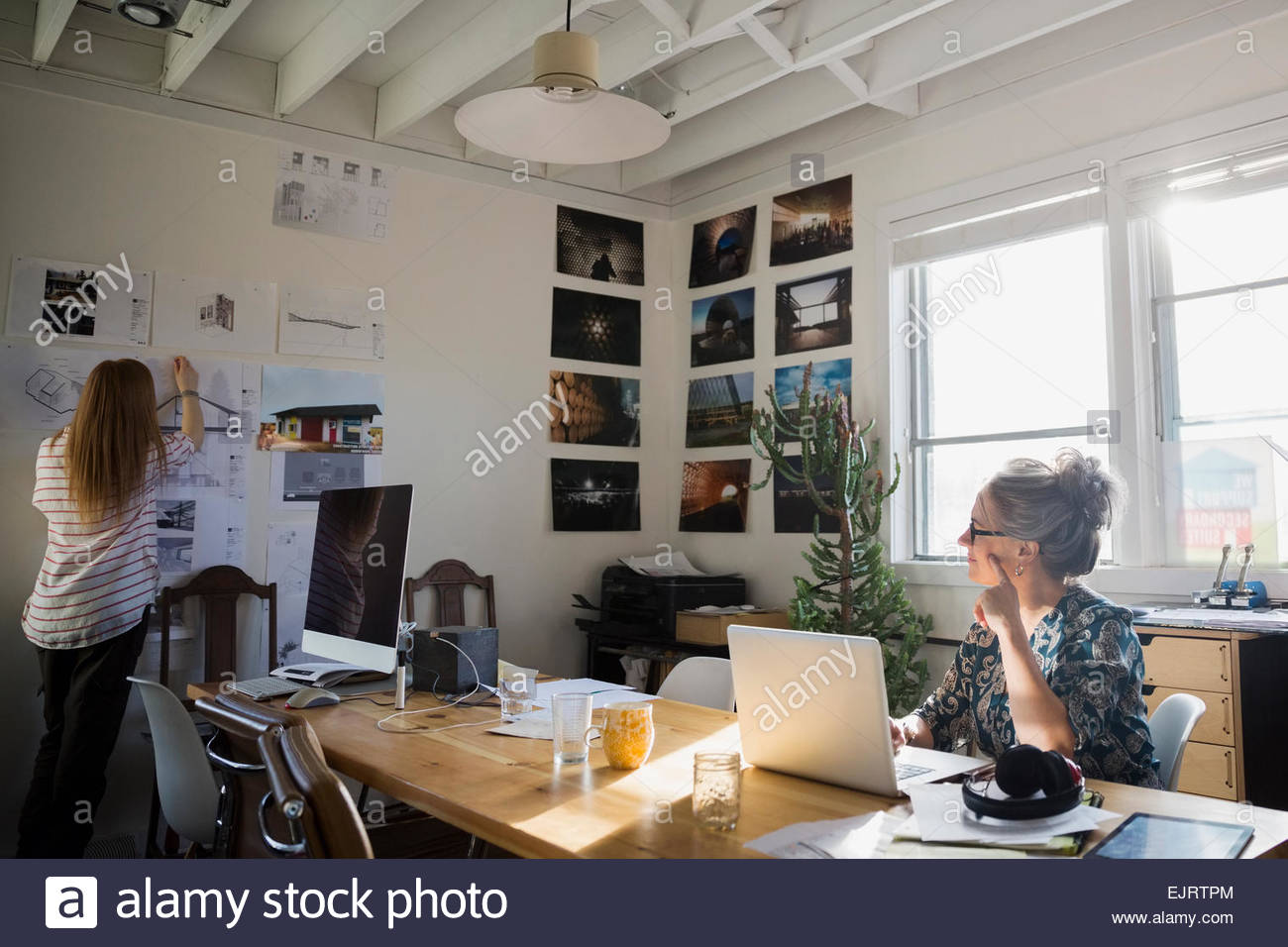 Three architects working hi-res stock photography and images - Alamy