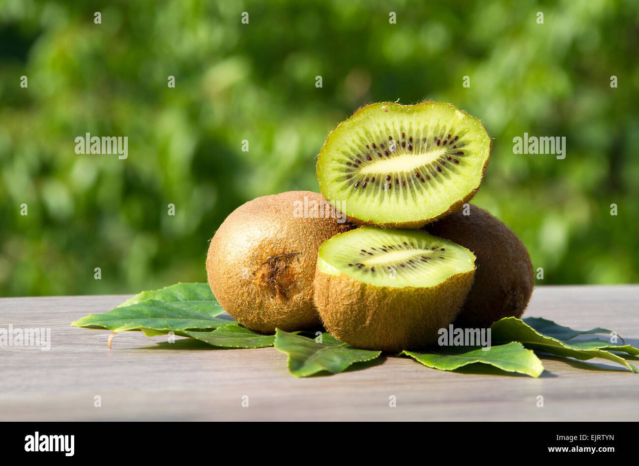 photo of fresh kiwi outdoor Stock Photo - Alamy