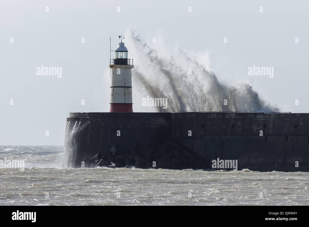 Lighthouse storm waves hi-res stock photography and images - Alamy