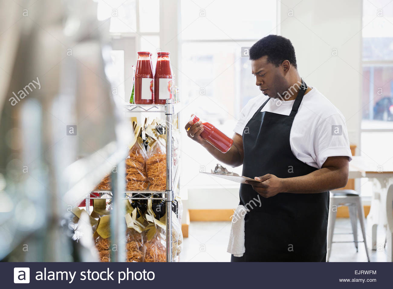 Grocery store deli hi-res stock photography and images - Alamy