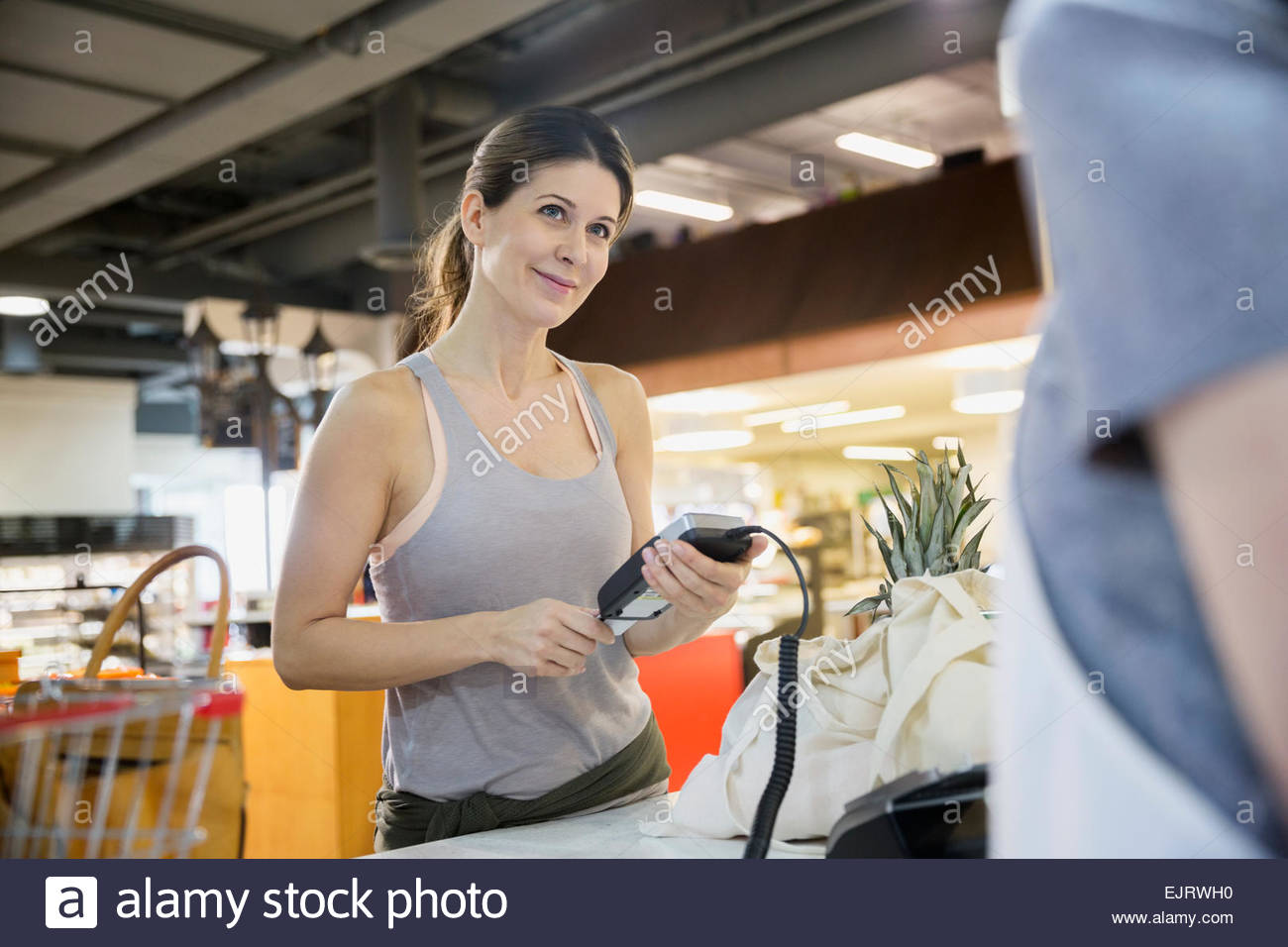 Grocery checkout hi-res stock photography and images - Alamy