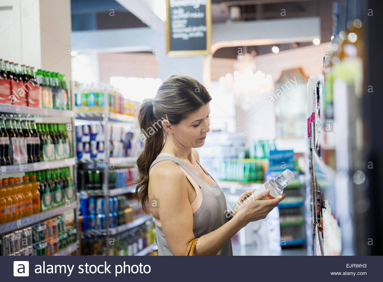 Consumer reading label hi-res stock photography and images - Alamy