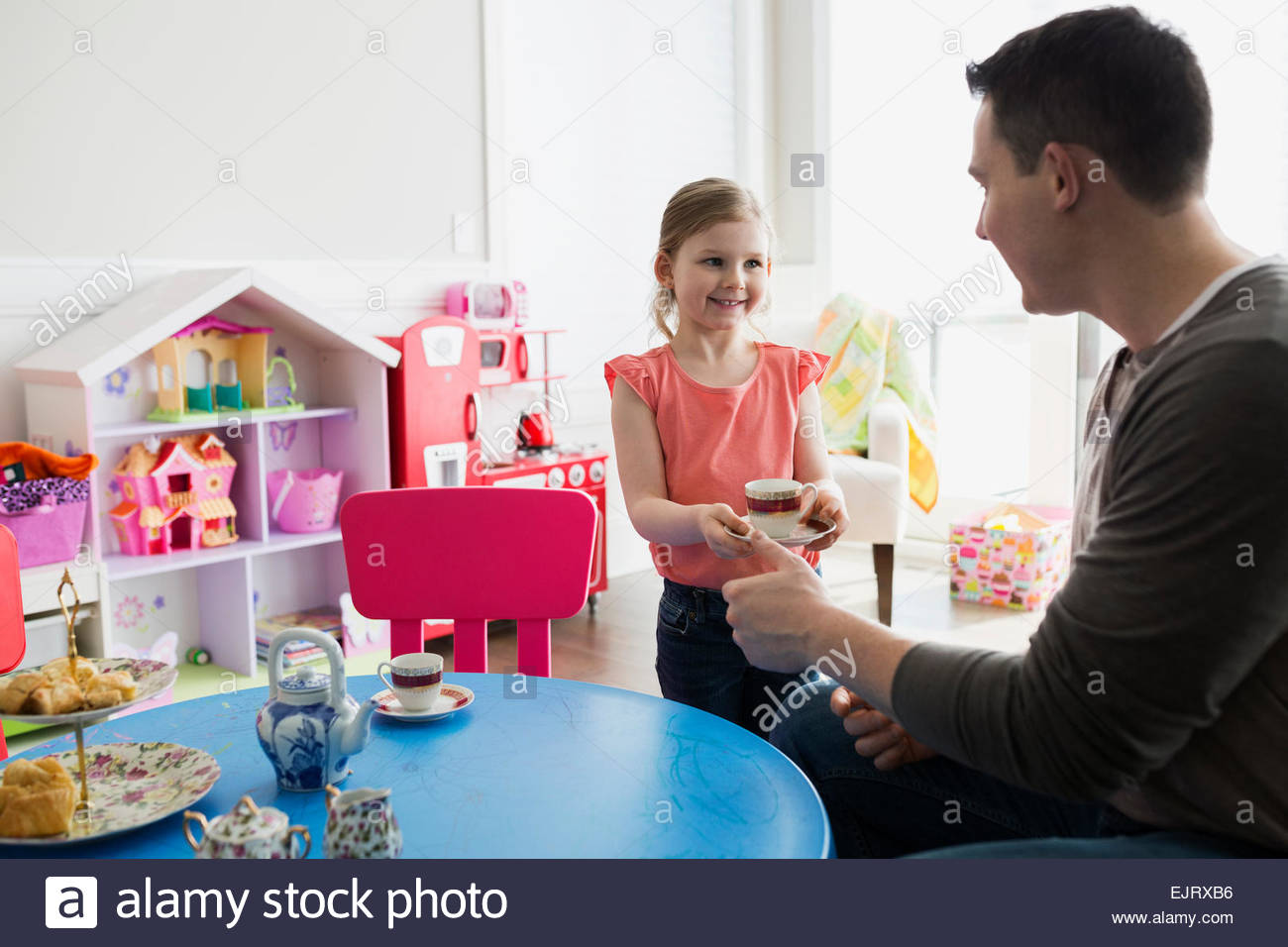 Father daughter tea party hi-res stock photography and images - Alamy