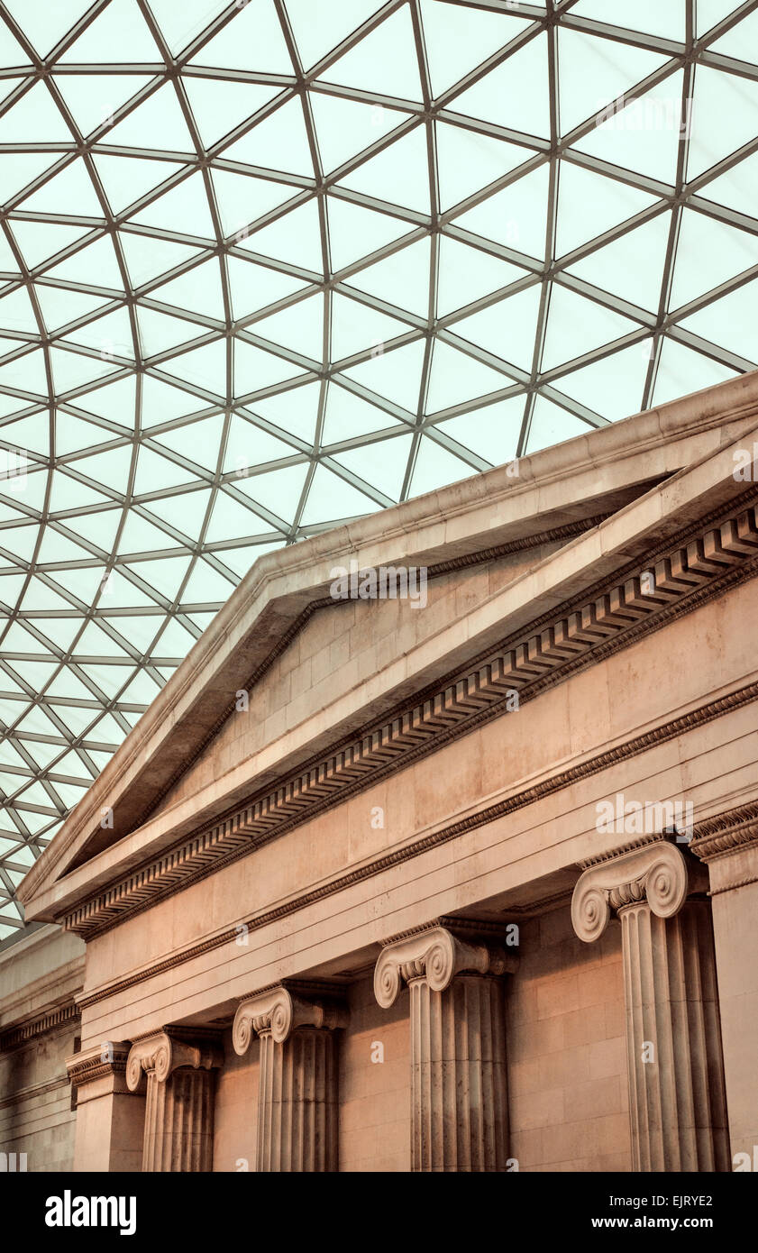 British museum london glass roof hi-res stock photography and images ...