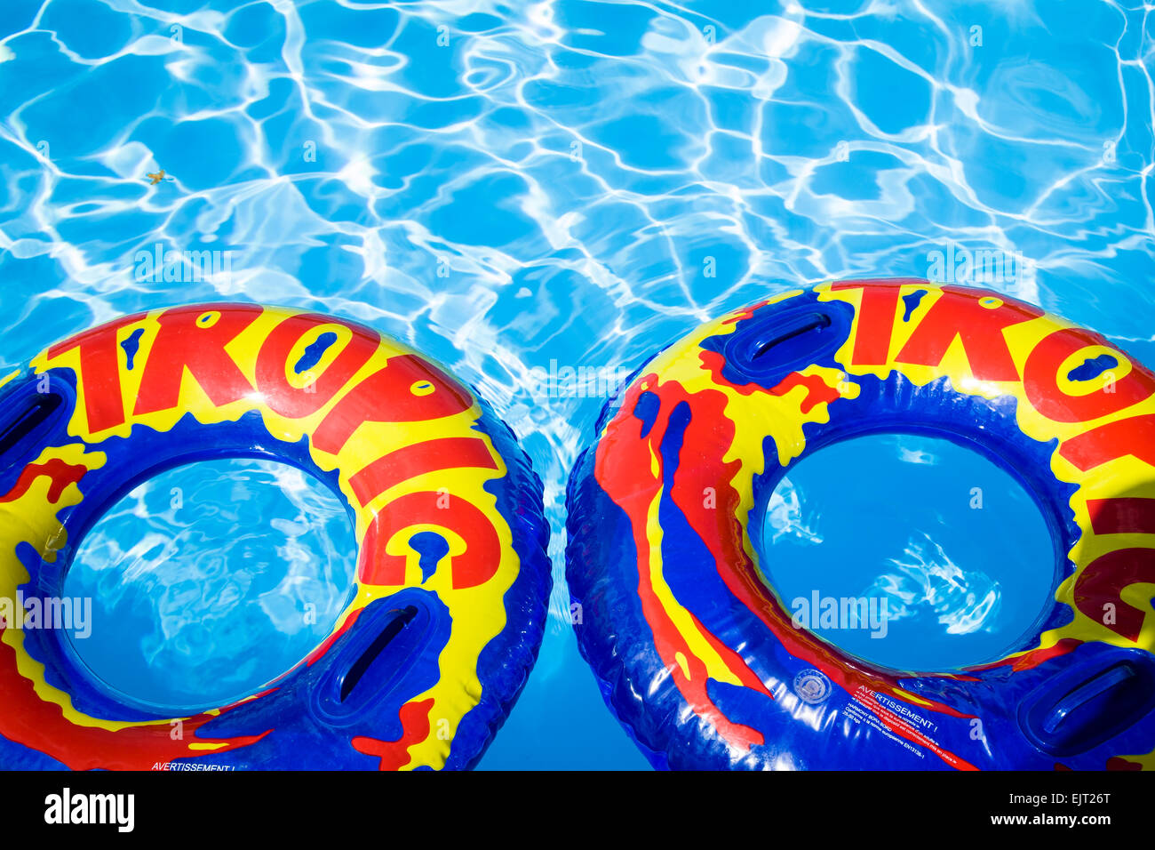 Couple pool float hi-res stock photography and images - Alamy