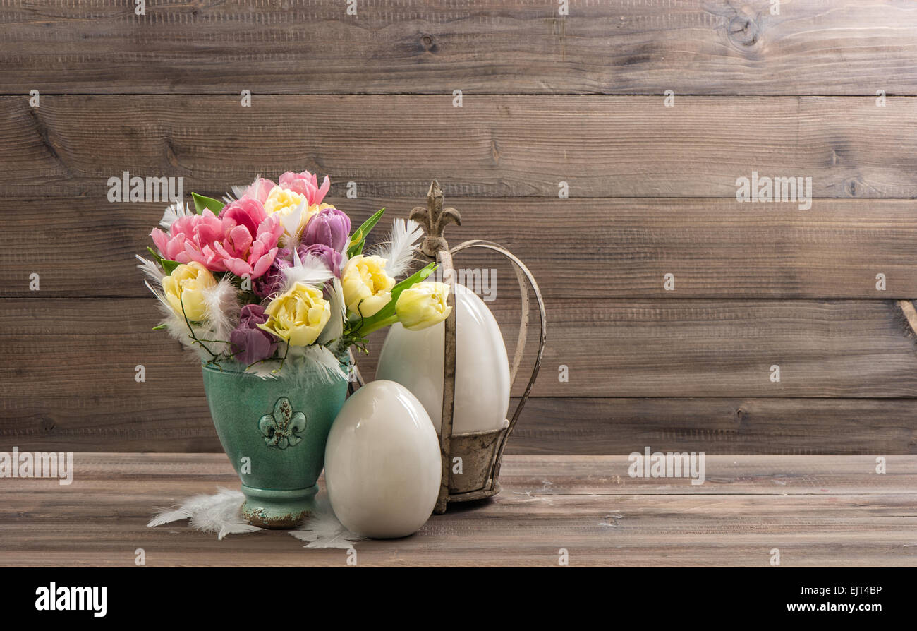 Spring flowers easter eggs hi-res stock photography and images - Alamy