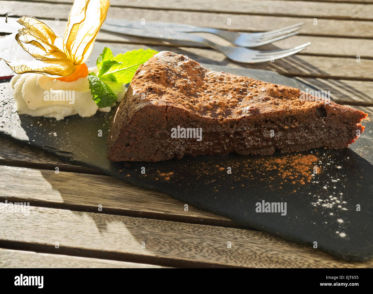 Dark cake hi-res stock photography and images - Alamy