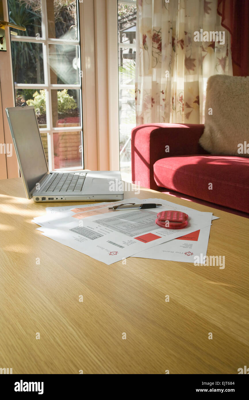 home finance and accounts Stock Photo - Alamy