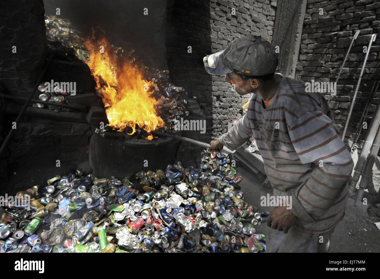 Il Cairo, Egypt, Egypt. 3rd June, 2014. Egypt, Cairo, Garbage City ...