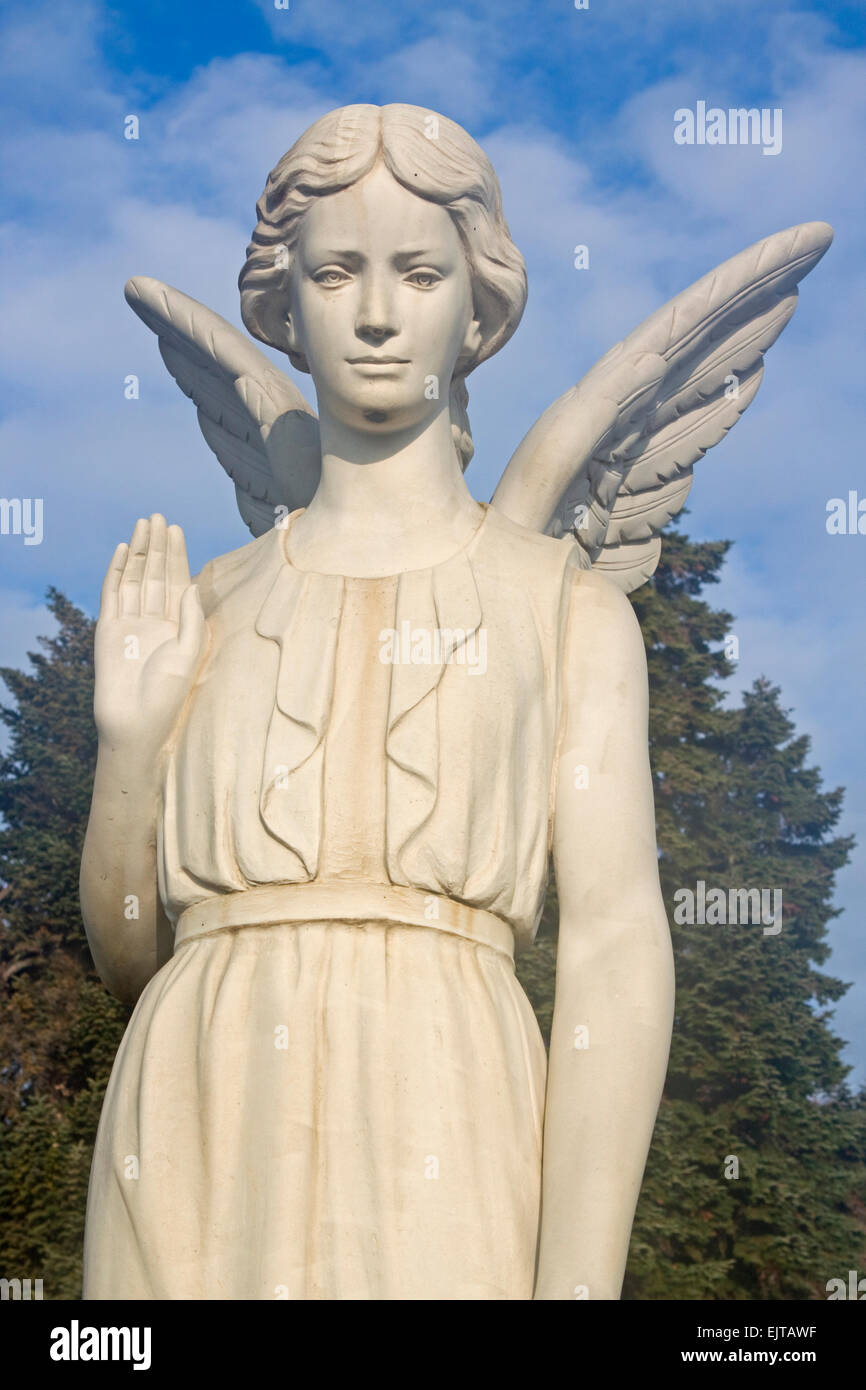 Angle statue at Glenwood Cemetery in Washington, DC Stock Photo - Alamy