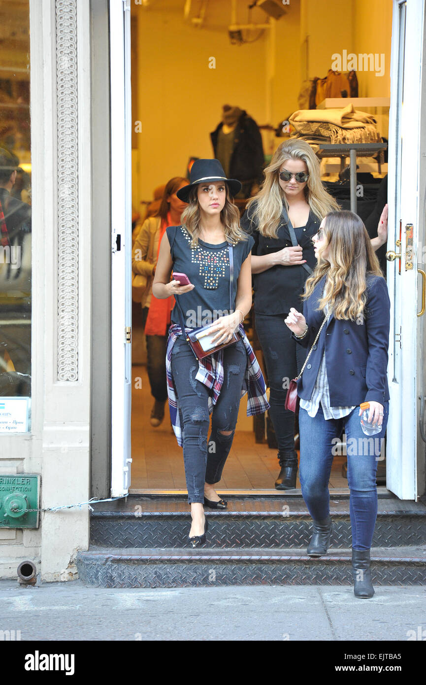 Jessica Alba spotted out in Soho with friends Featuring: Jessica Alba ...