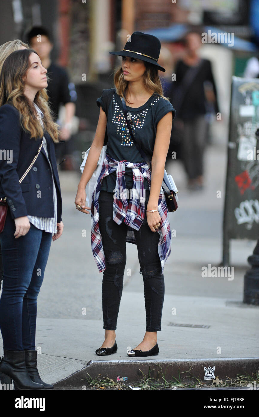 Jessica Alba spotted out in Soho with friends Featuring: Jessica Alba ...