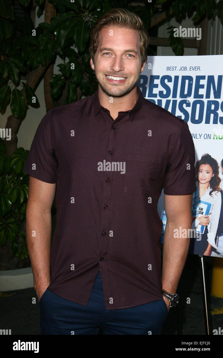 Los Angeles, California, USA. 31st Mar, 2015. Ryan Hansen attends Hulu ...