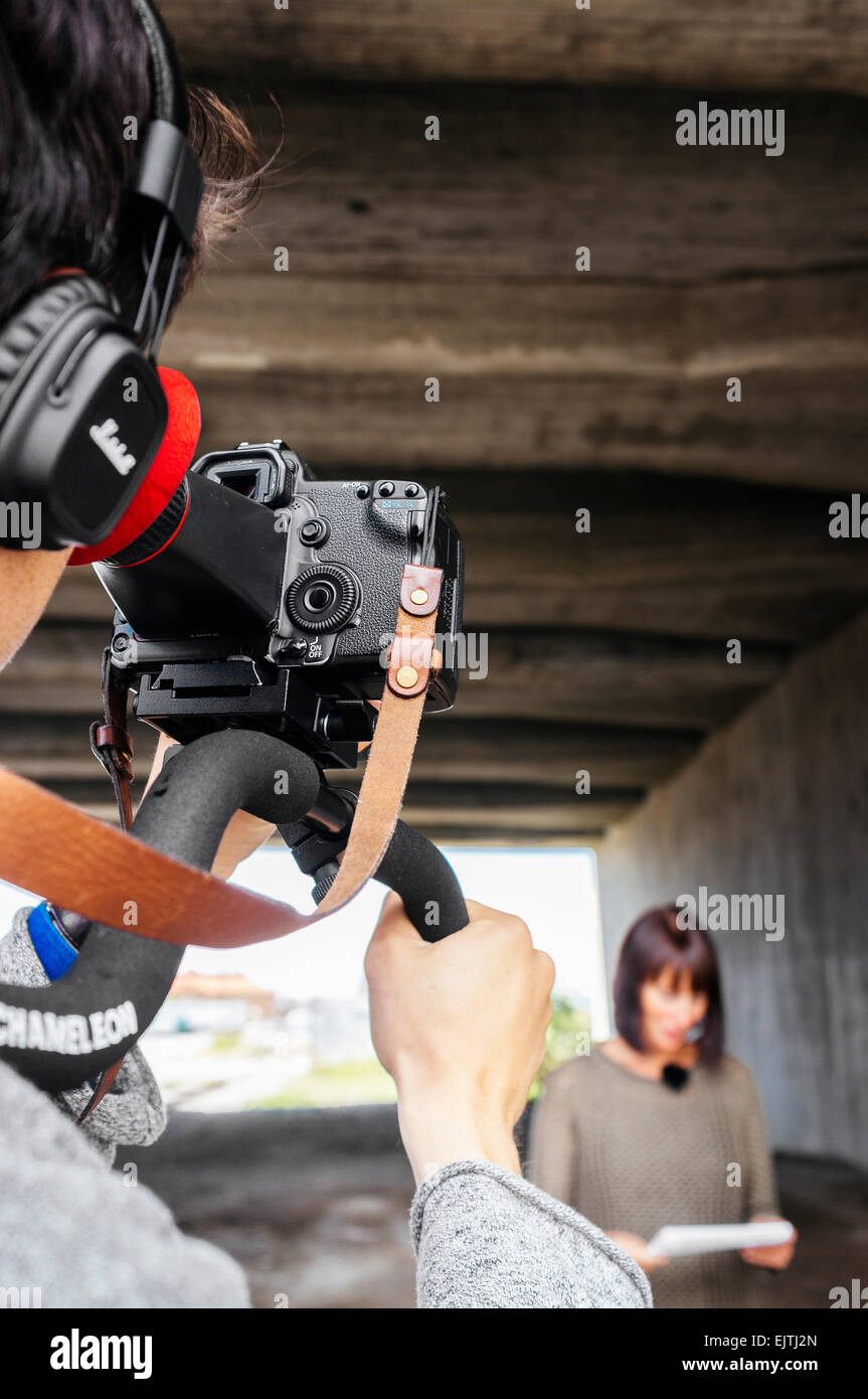 News Reporter Camera Stock Photos & News Reporter Camera Stock Images ...