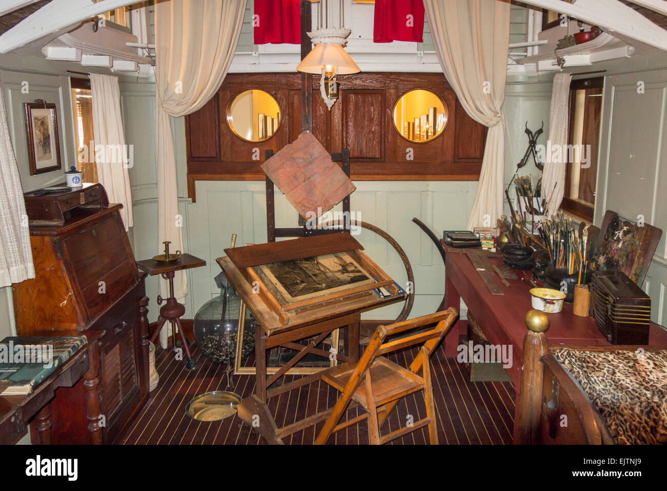 The noble collection hi-res stock photography and images - Alamy