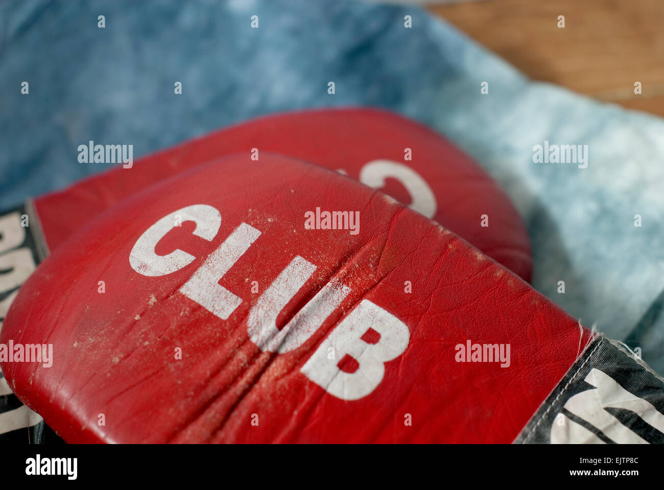 Boxing word hi-res stock photography and images - Alamy