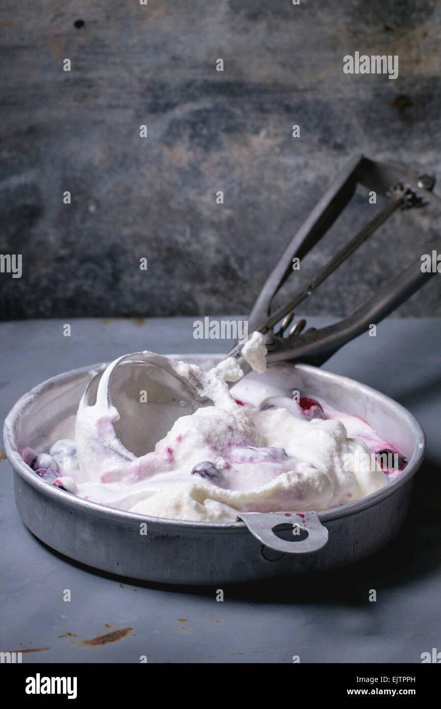 Melting metal table hi-res stock photography and images - Alamy