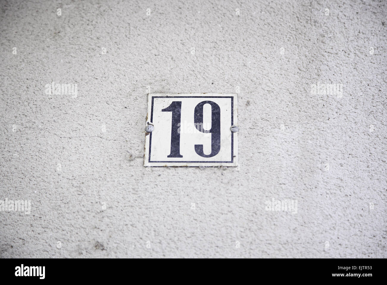 House number 19 sign on wall hi-res stock photography and images - Alamy