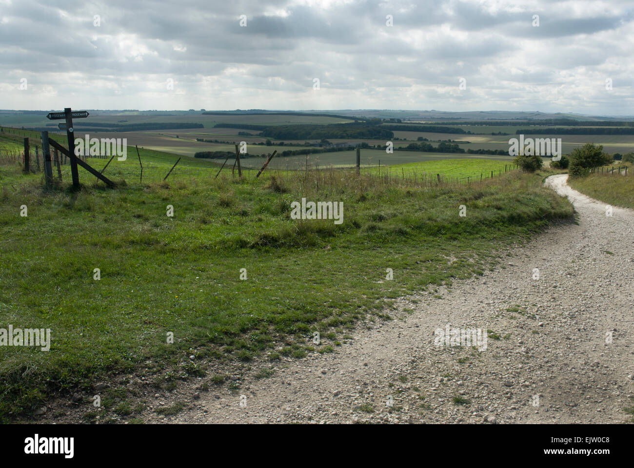 Ridgeway footpath sign near Uffington Stock Photo - Alamy