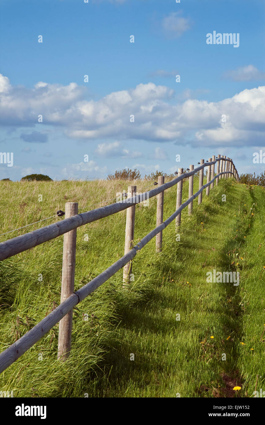 White fence field hi-res stock photography and images - Alamy