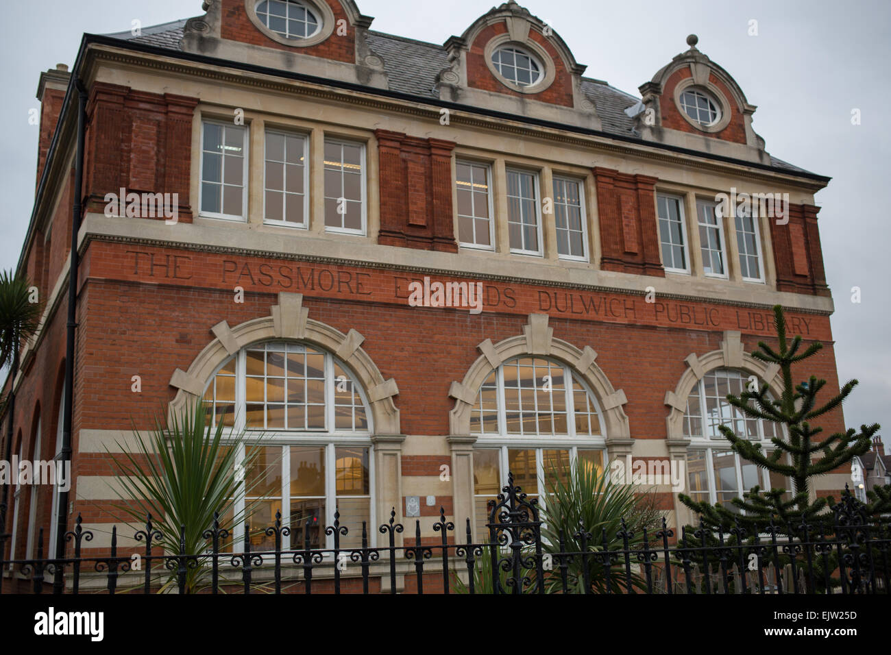 Dulwich Library Stock Photos & Dulwich Library Stock Images - Alamy