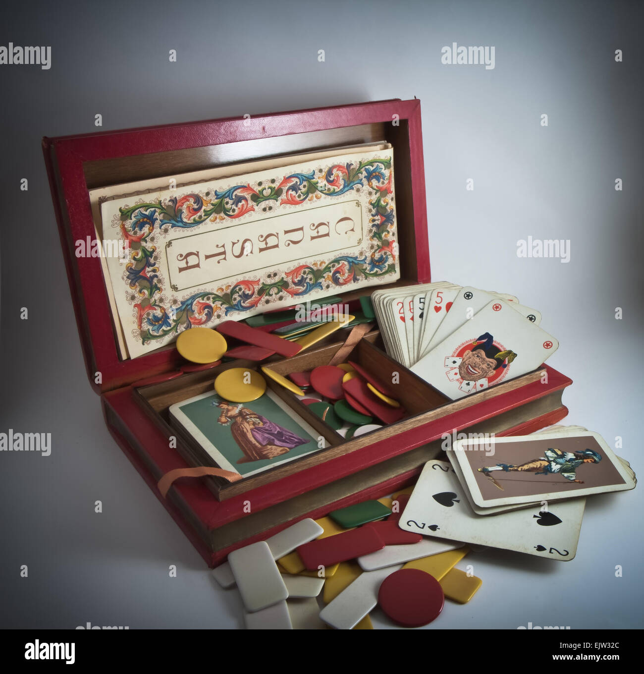 Vintage playing cards pack hi-res stock photography and images - Alamy