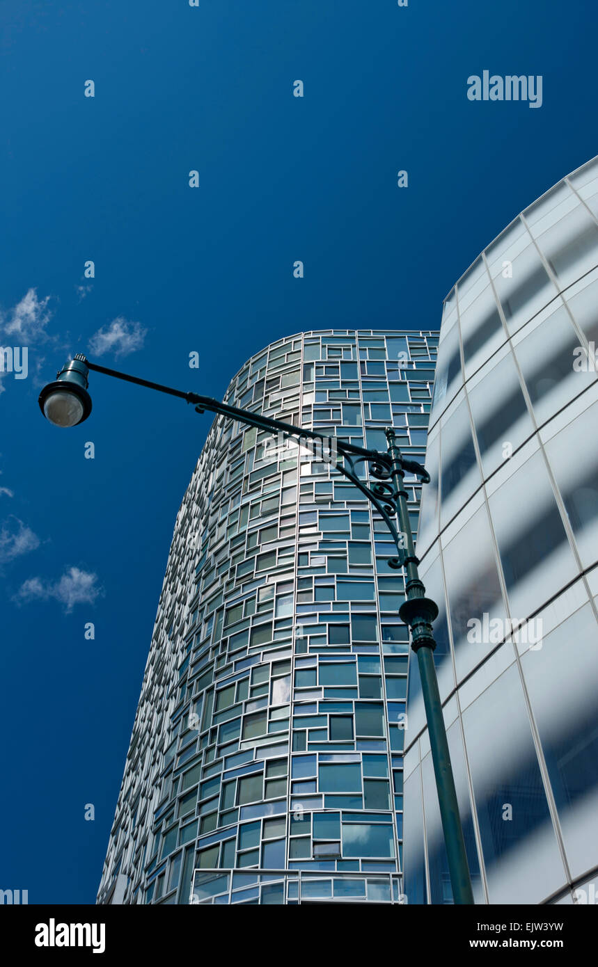 IAC BUILDING (©FRANK GEHRY 2007) WEST SIDE HIGHWAY CHELSEA MANHATTAN ...