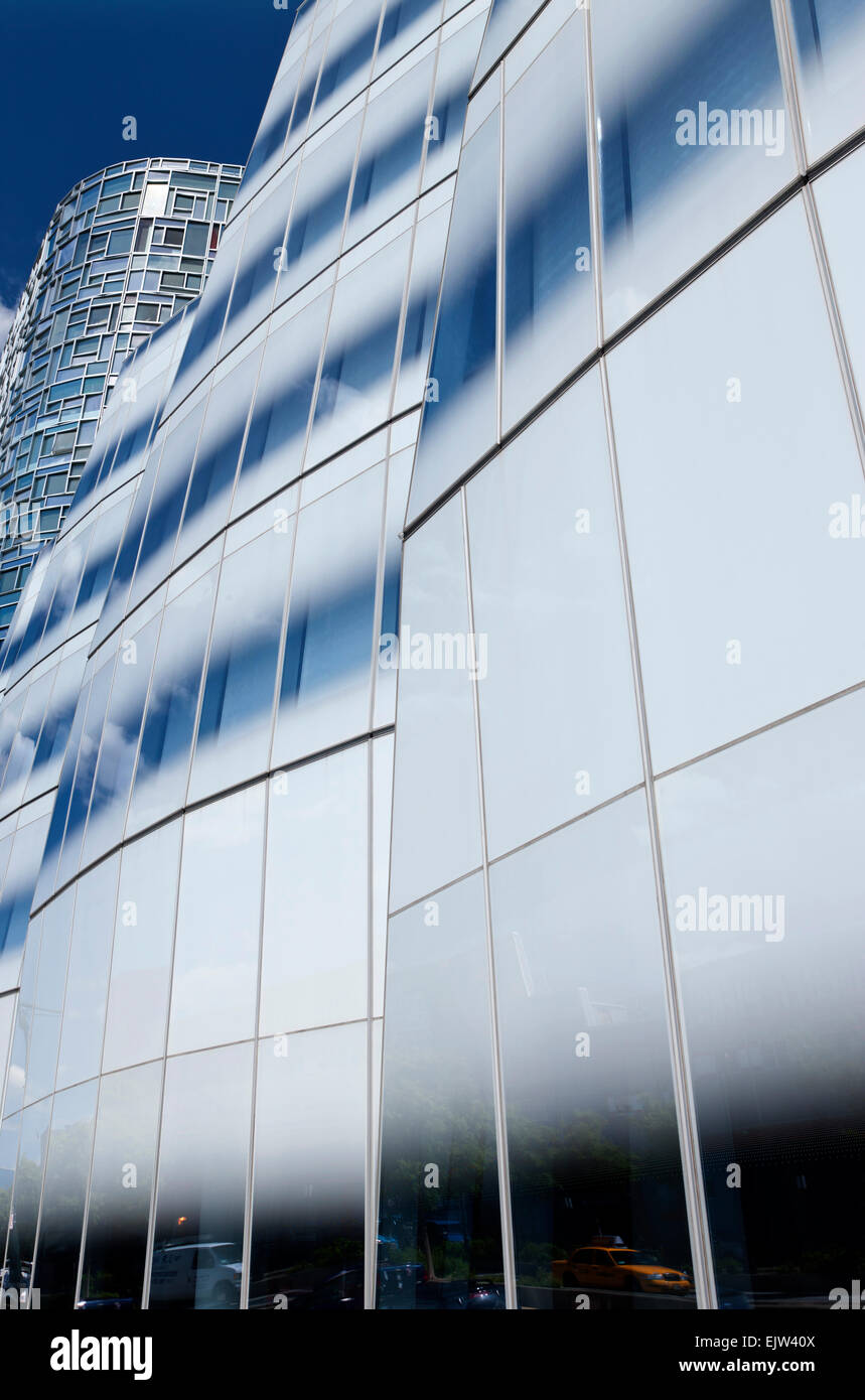 IAC BUILDING (©FRANK GEHRY 2007) WEST SIDE HIGHWAY CHELSEA MANHATTAN ...