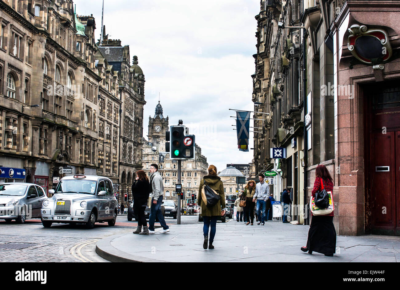 Daytime street scene in the heart of Edinburgh, Scotland Stock Photo ...