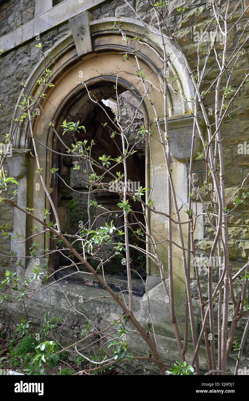 High winds expose the true state of the derelict building The Swindon ...