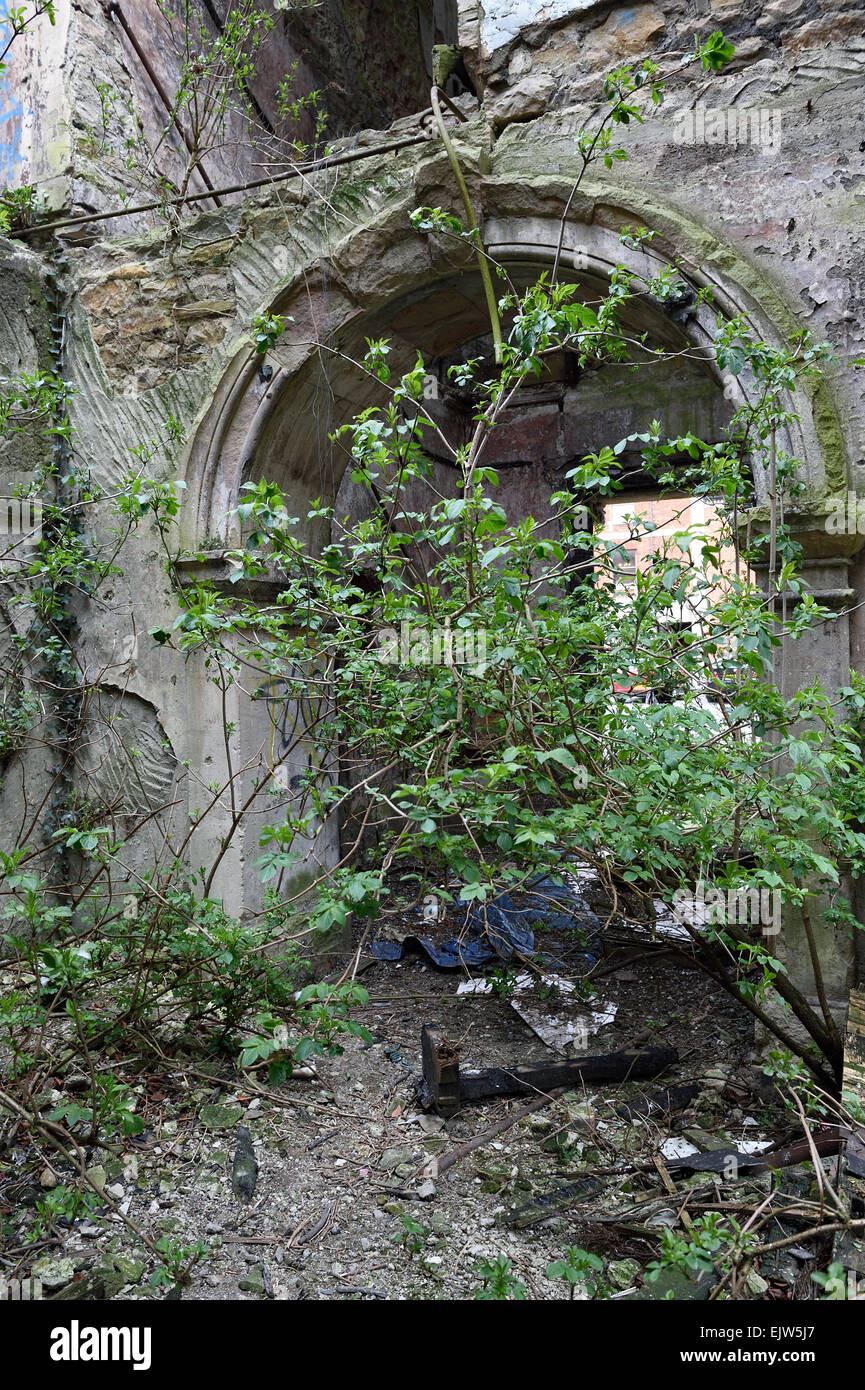 High winds expose the true state of the derelict building The Swindon ...