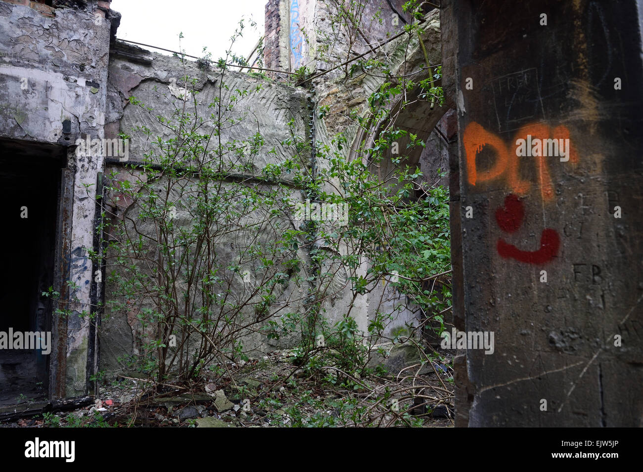 High winds expose the true state of the derelict building The Swindon ...
