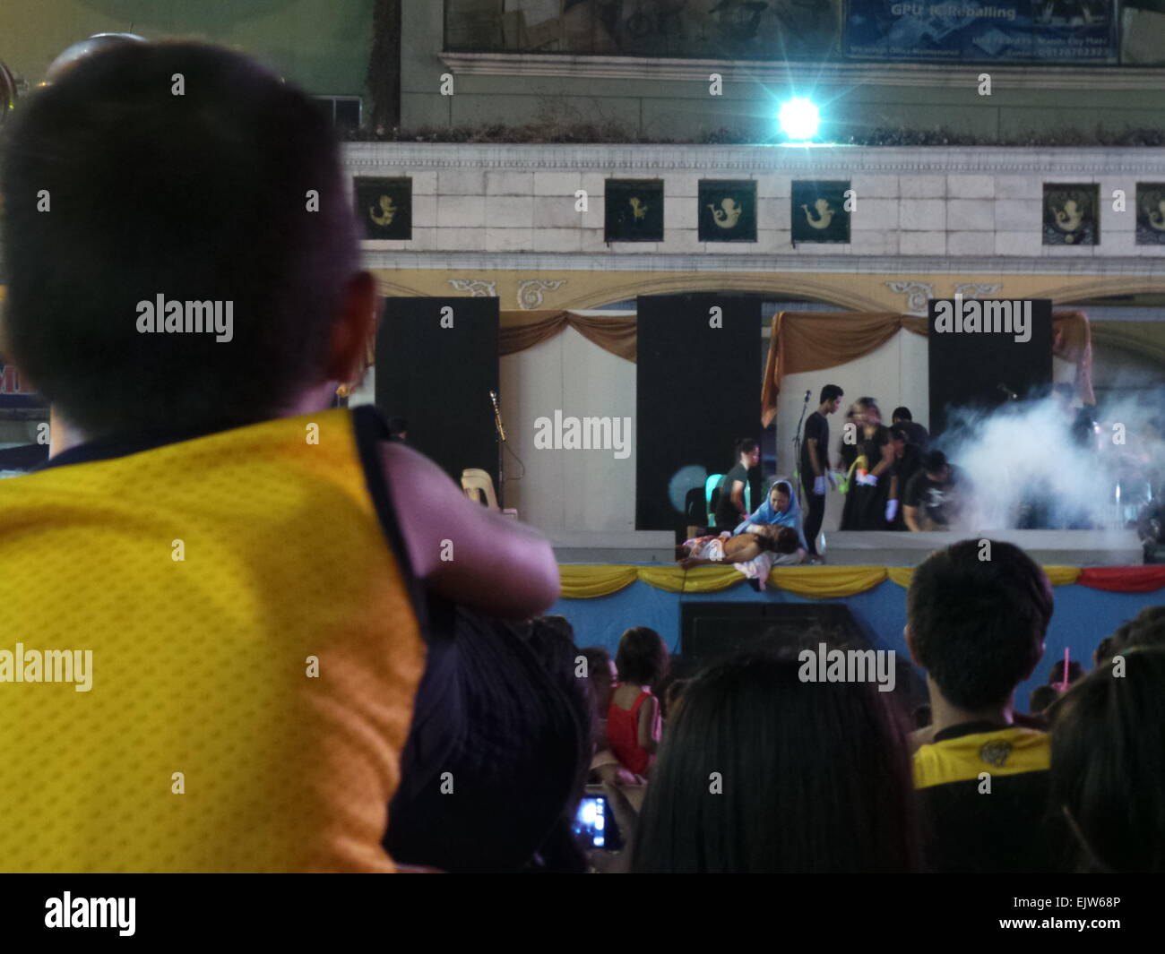 Manila, Philippines. 01st Apr, 2015. Hundreds of Filipinos in Manila ...
