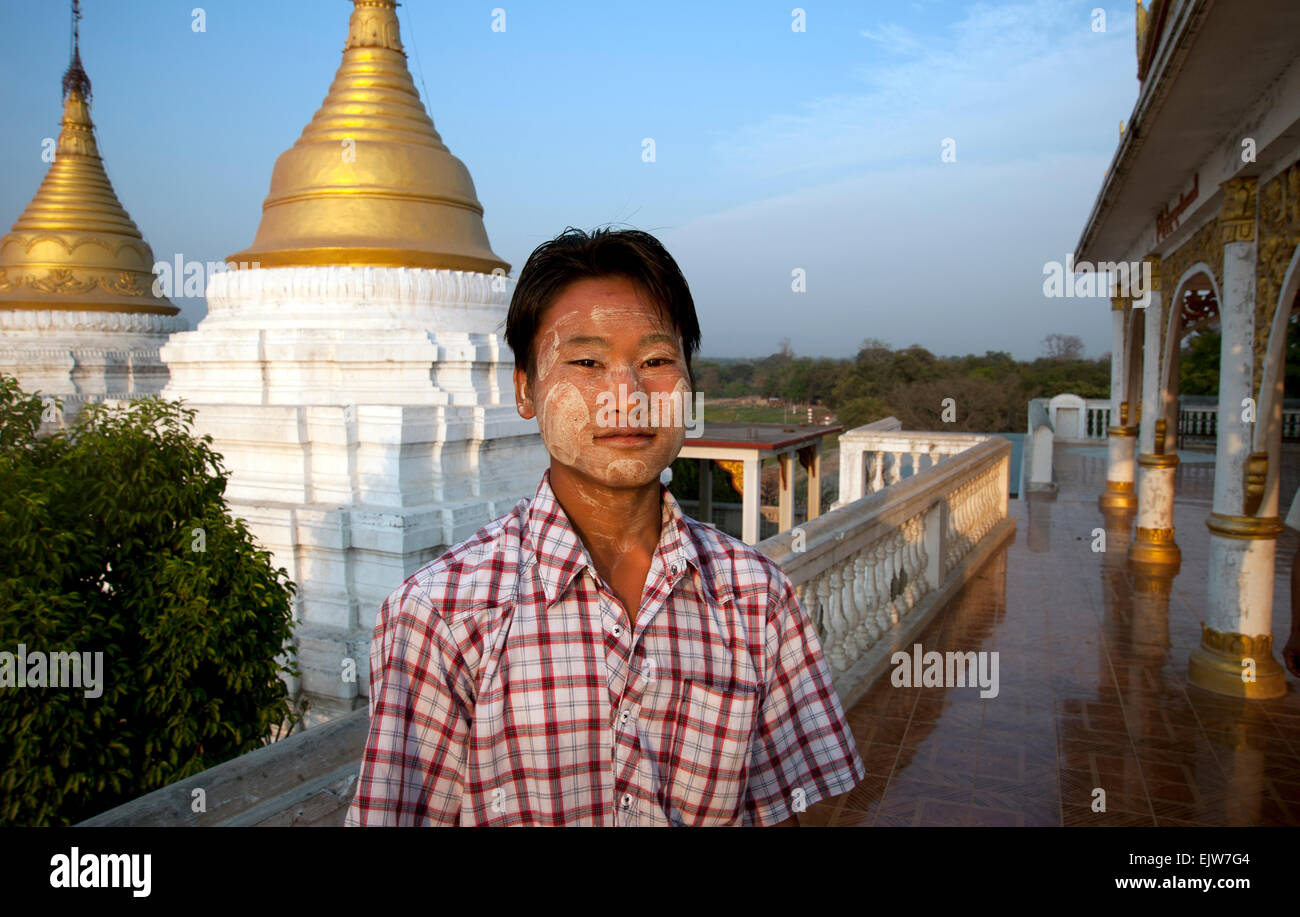 Smiling portrait of burmese man hi-res stock photography and images - Alamy