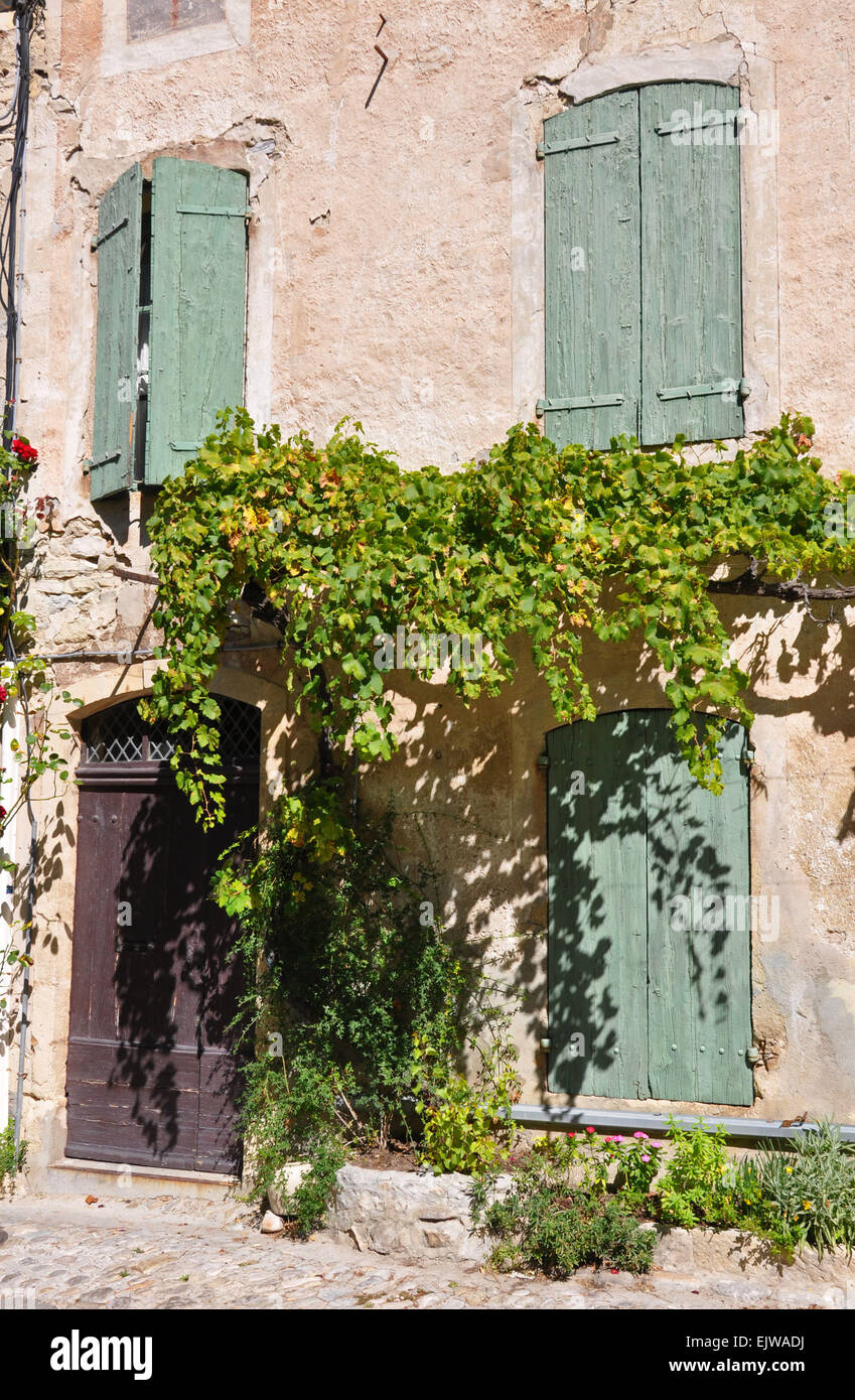 Provencal shutters hi-res stock photography and images - Alamy