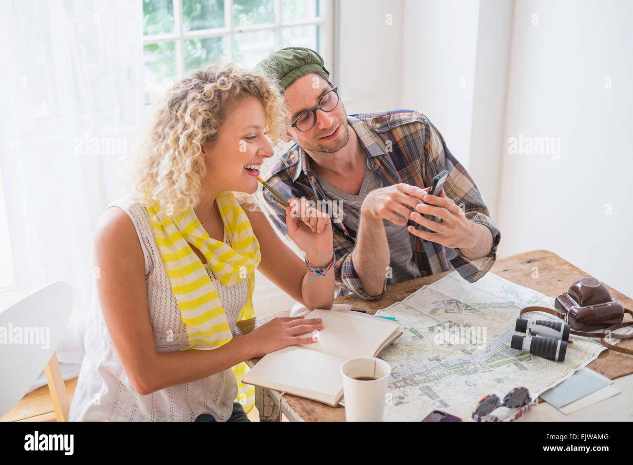 Two people making plans 20s hi-res stock photography and images - Alamy